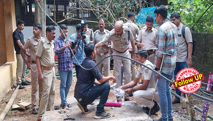 പടക്കം സൂക്ഷിച്ചിരുന്ന കലവറയ്ക്ക് തൊട്ടുപിന്നില്‍ തന്നെ പടക്കം ...